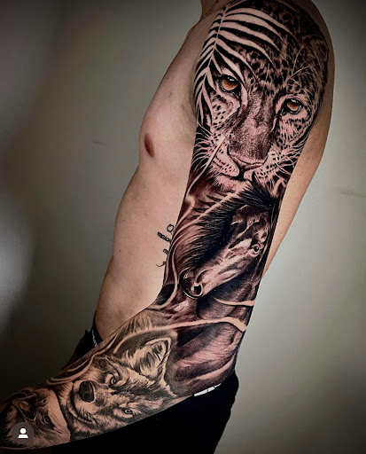 Highland Tattoo - Tattoo Specialist at 6816 Hollywood Blvd, Los Angeles ...