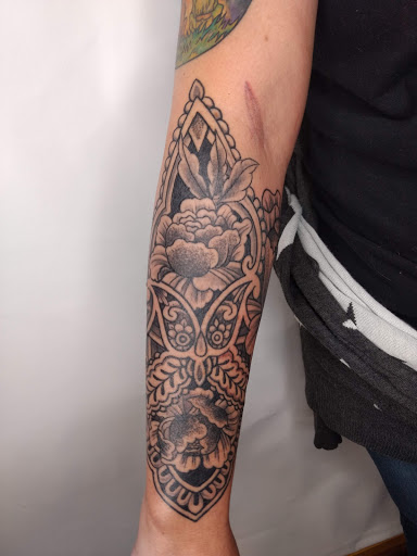 Looking for a minimalist tattoo artists in Frederick, MD? Browse our ...