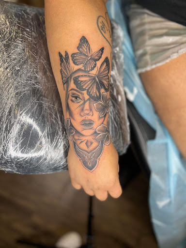 Discover Leading minimalist tattoo artists in Texas | TattooLoc