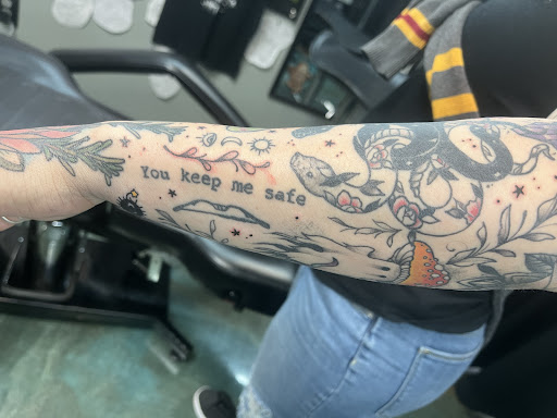 Headless Hands Custom Tattoos - Tattoo Specialist at 6909 Johnson Dr, Mission, KS, 66202 | TattooLoc