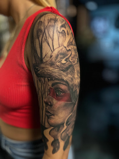 Discover Leading female owned tattoo shops in Florida | TattooLoc