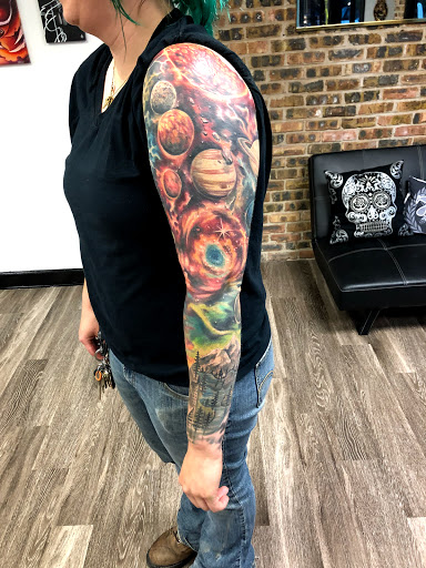 7 Day Gallery Tattoo & Art Gallery - Tattoo Specialist at 6000 W 159th ...